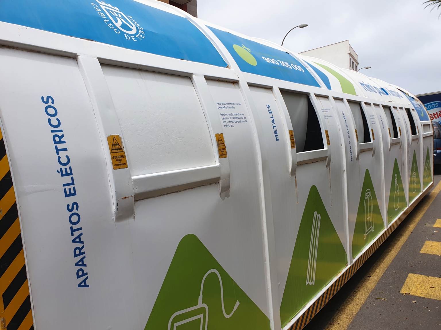 Se instala en Icod un 'mini punto limpio' itinerante - La Voz de Tenerife Norte