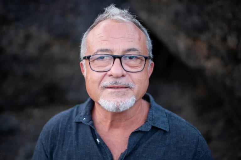 El Escritor Antonio Puente Presenta En Tea El Libro ‘elvireta Escobio